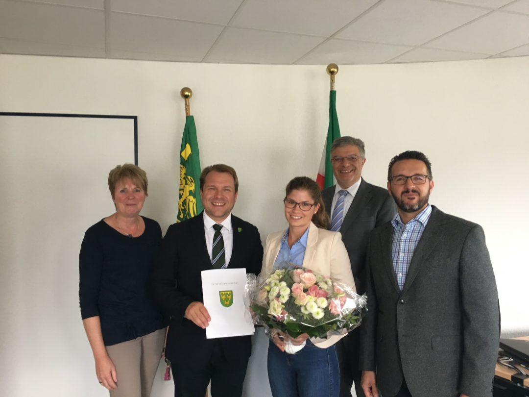 Erfolgreicher Nachwuchs jetzt Beamtin auf Lebenszeit - Gemeinde ...